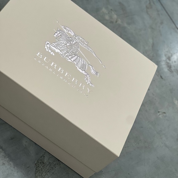 Burberry | Other | Authentic Extra Large Burberry Gift Box | Poshmark